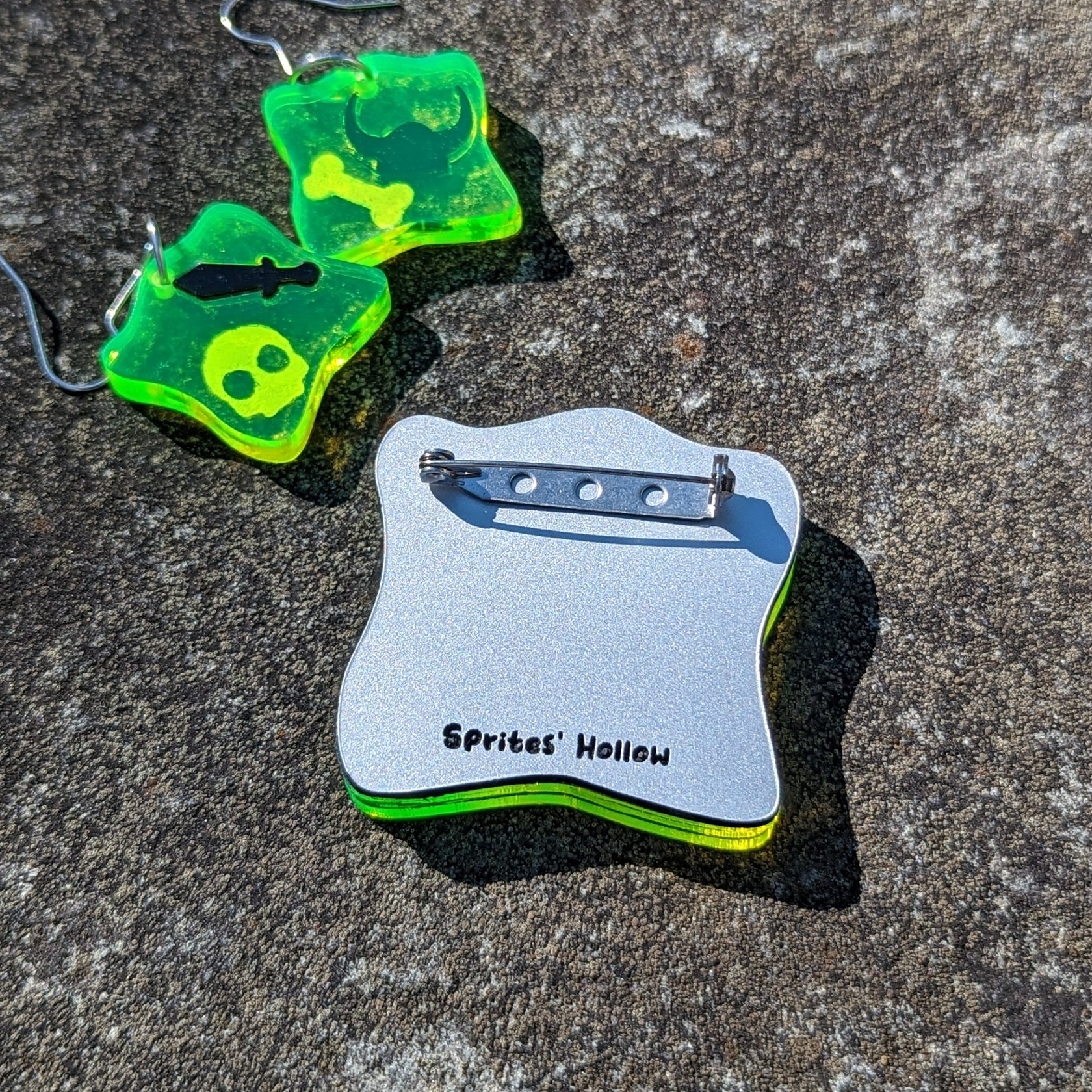 Gelatinous Cube Neon Green Brooch – Sprites' Hollow
